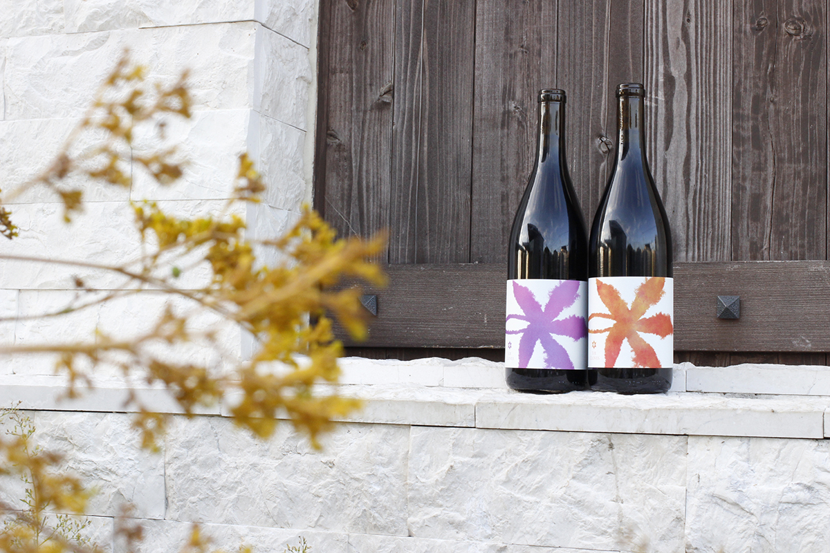 SIX CLOVES WINES | Label – Chime Design